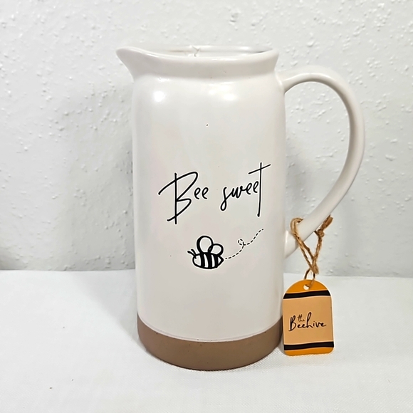 the Beehive | Dining | Nwt The Beehive Bee Sweet Ceramic Pitcher | Poshmark